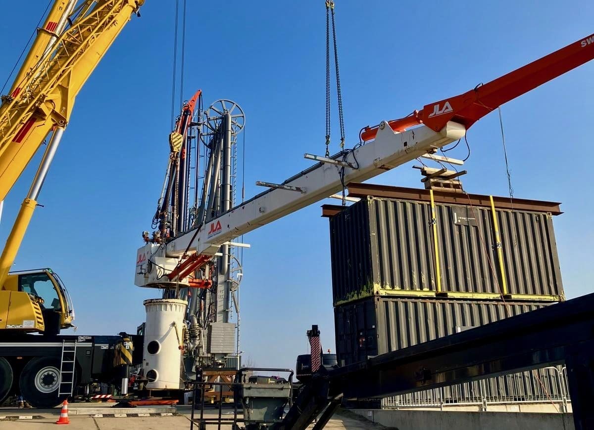 JLS Repairs LNG Bunker Loading Arm Bunker Tec - J de Jonge